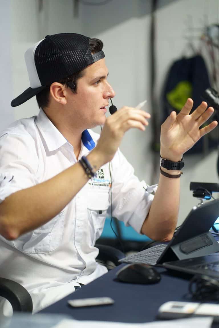 About – Yo Reparo Academy